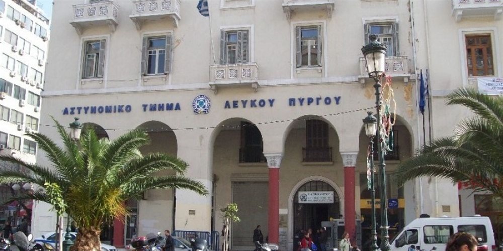 Είκοσι αλλοδαποί επιχείρησαν να εισβάλουν σε αστυνομικό τμήμα! - Usay.gr