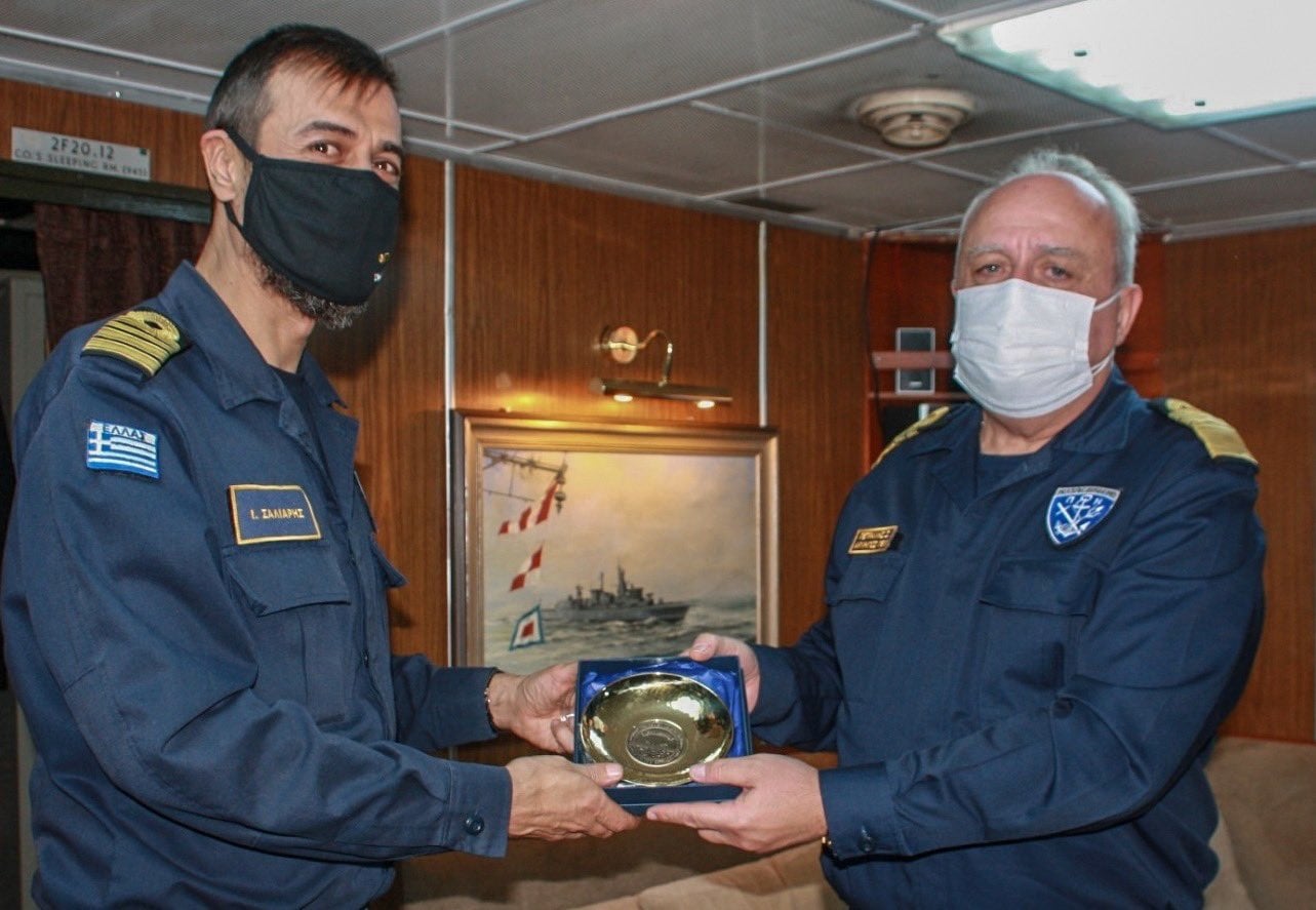 Βραβεύτηκε ο κυβερνήτης της φρεγάτας ΛΗΜΝΟΣ που... επακούμβησε το Κεμάλ ...