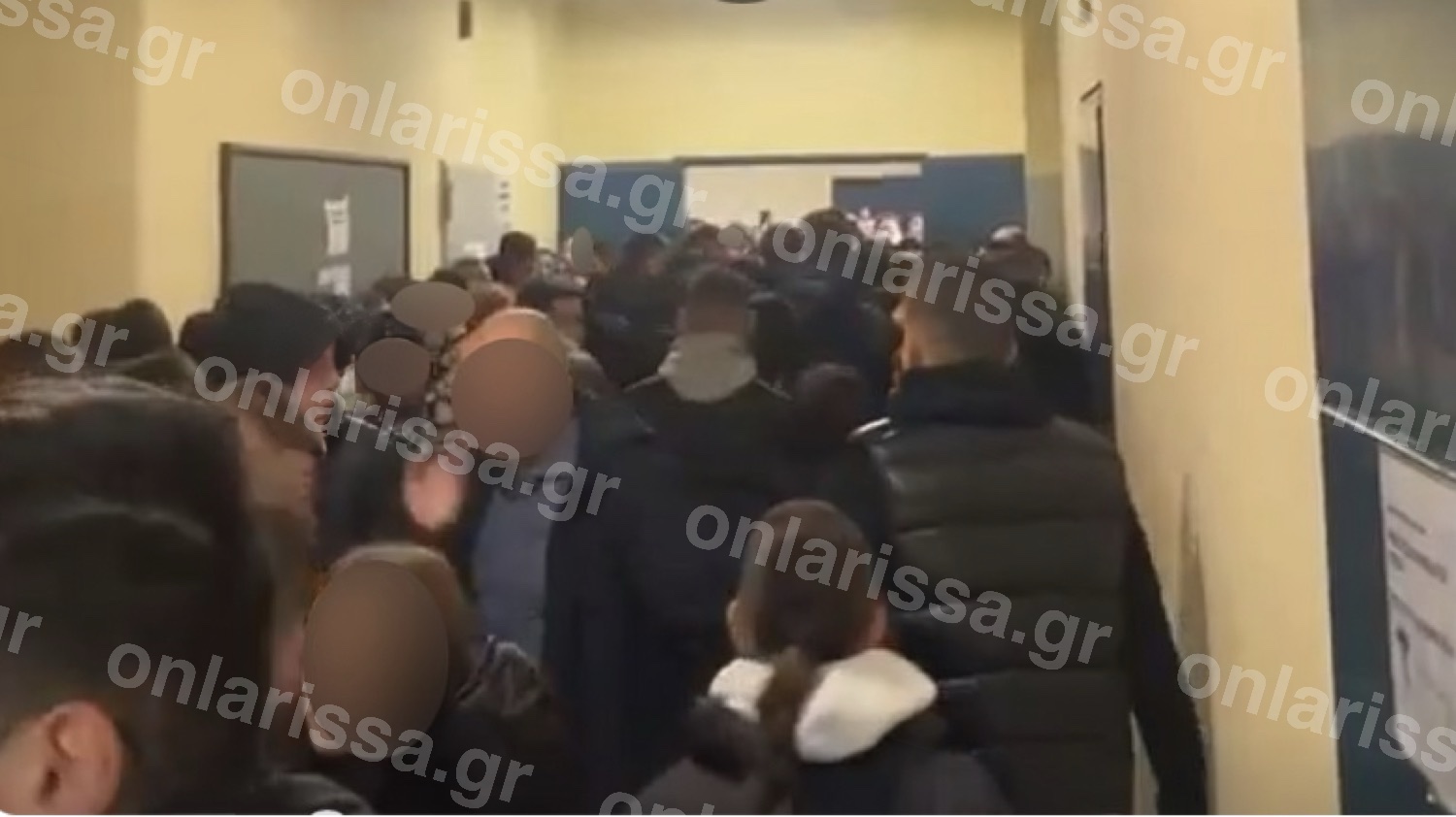 Έδειραν μαθητή γιατί παρενόχλησε σεξουαλικά συμμαθήτρια τους! (BINTEO) - Usay.gr