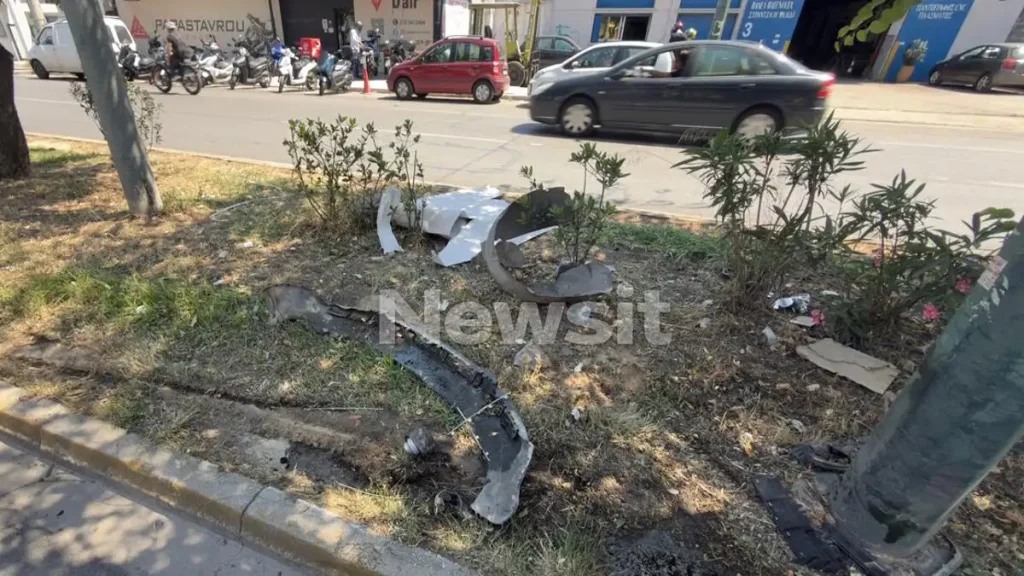 Σοβαρά τραυματισμένος οδηγός ΙΧ που καρφώθηκε σε κολώνα στην Πέτρου ...